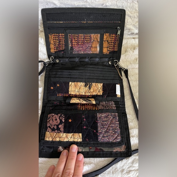 Donna Sharp | Bags | Donna Sharp Nwot Multi Pocket Folding Velcro Purse ...